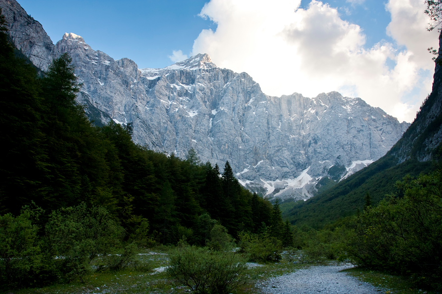 Naravne znamenitosti: Dolina Vrata in slap Peričnik - Raziščite Slovenijo