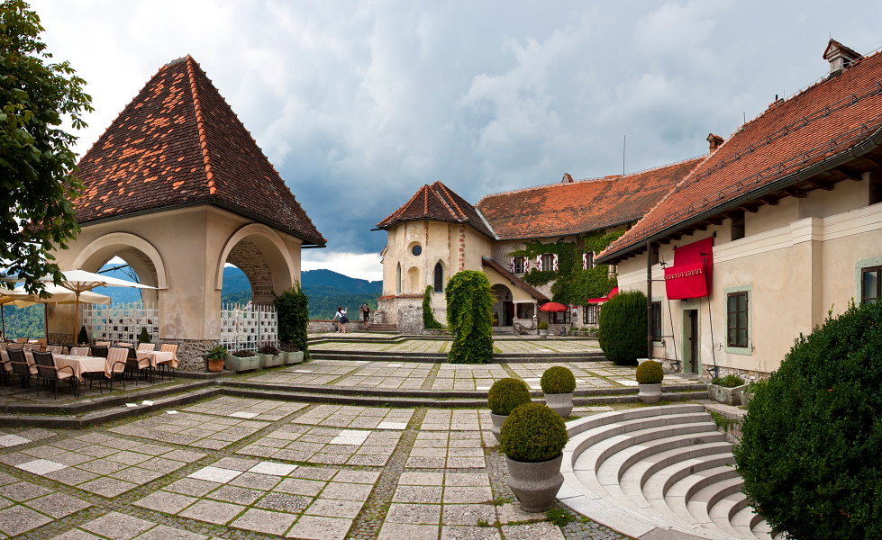 Naravne znamenitosti: Bled - Raziščite Slovenijo