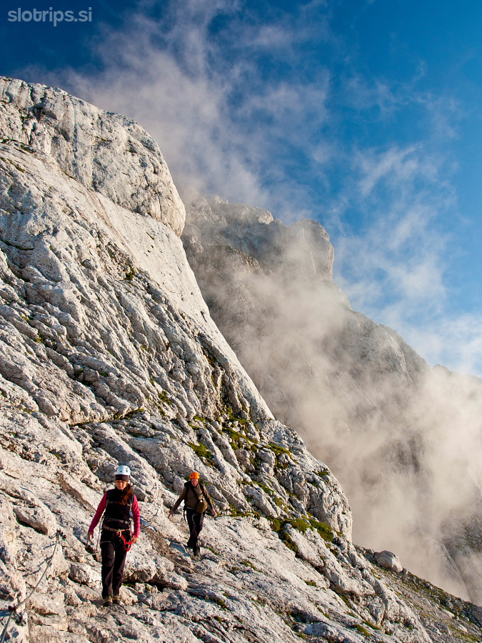 Pohodništvo in gorništvo: Mangart / Mangrt - Raziščite Slovenijo